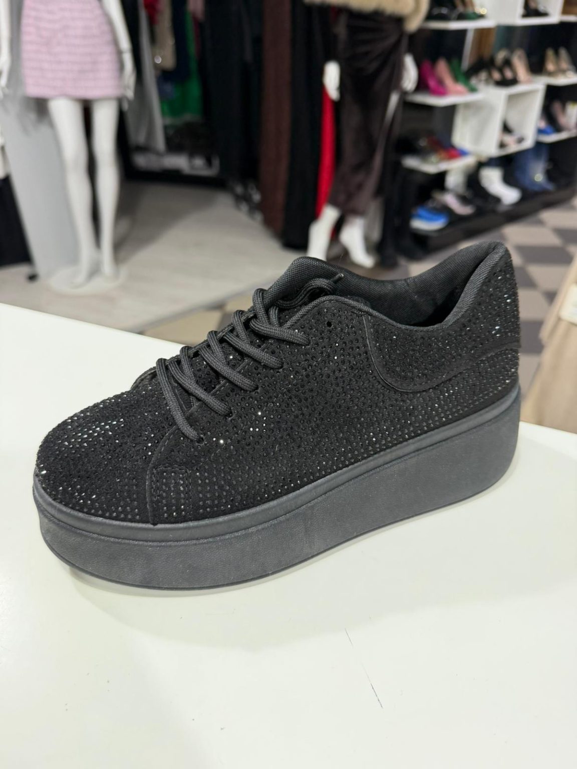 Sneakers negru cu pietricele – Gyulia Fashion Dej